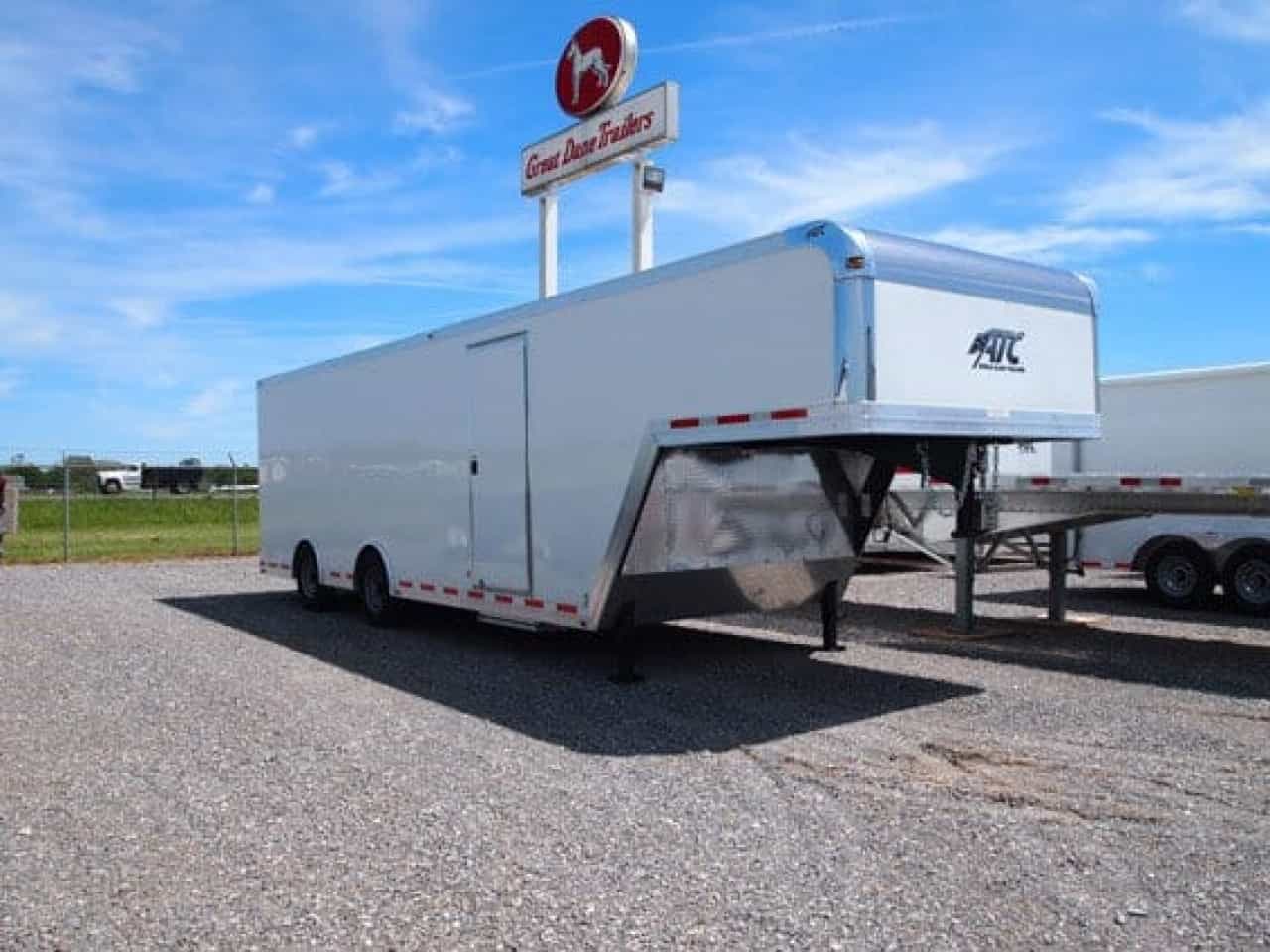 32 ft Enclosed Gooseneck Trailer for Sale Here | MO Great Dane / Total ...