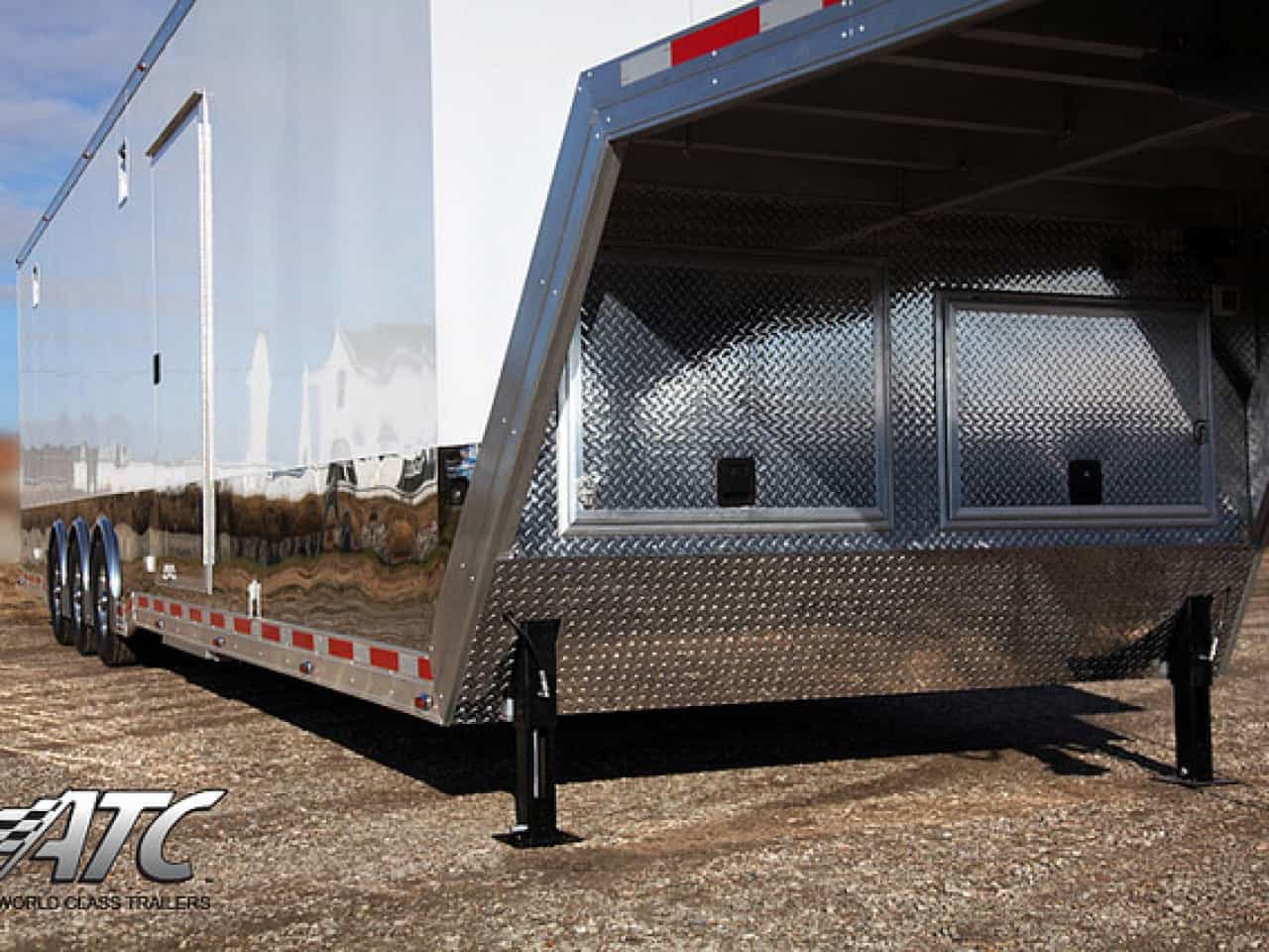 44ft Gooseneck Race Trailer - Car Hauler | MO Great Dane / Total ...
