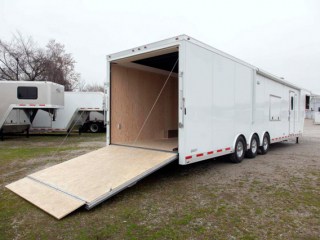 44 ft 5th-Wheel Enclosed Gooseneck Trailer | MO Great Dane trailers