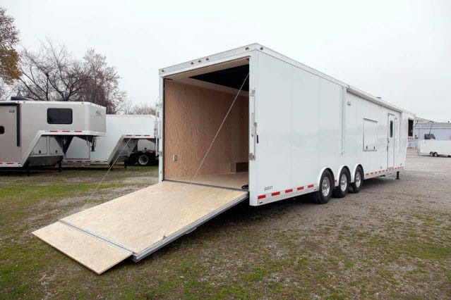 44 ft 5th-Wheel Enclosed Gooseneck Trailer | MO Great Dane / Total ...