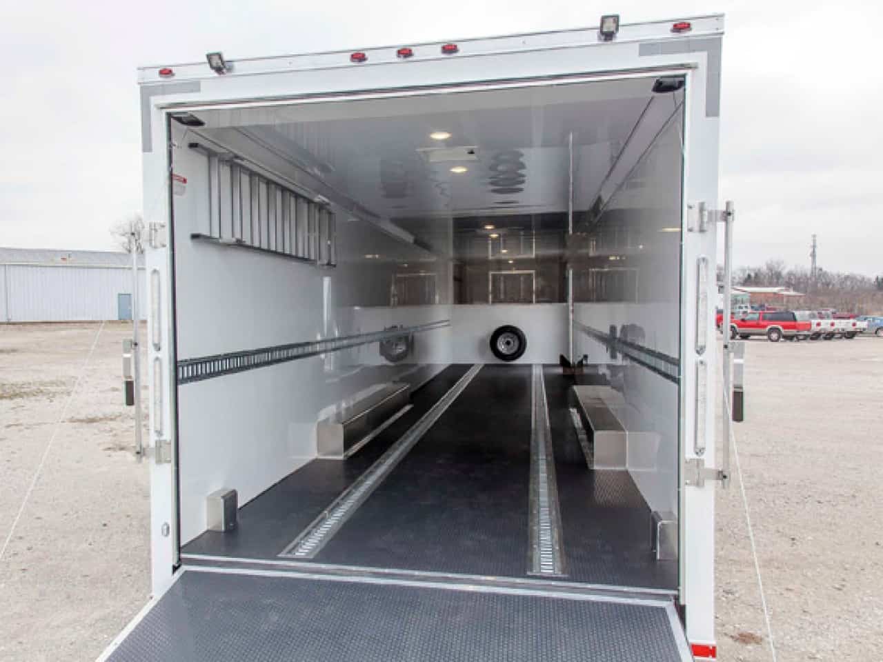 48 ft Enclosed Gooseneck Trailer - Air Ride | MO Great Dane / Total ...