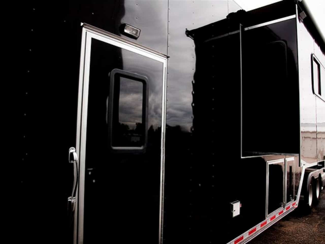 53ft Race Trailer with Custom Living Quarters | MO Great Dane / Total ...
