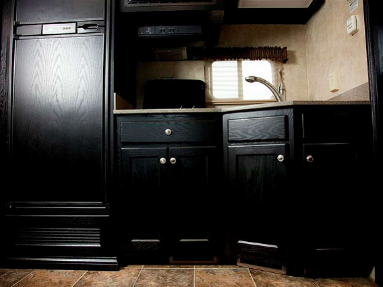 53ft Race Car Semi Trailer with Living Quarters | MO Great Dane / Total ...