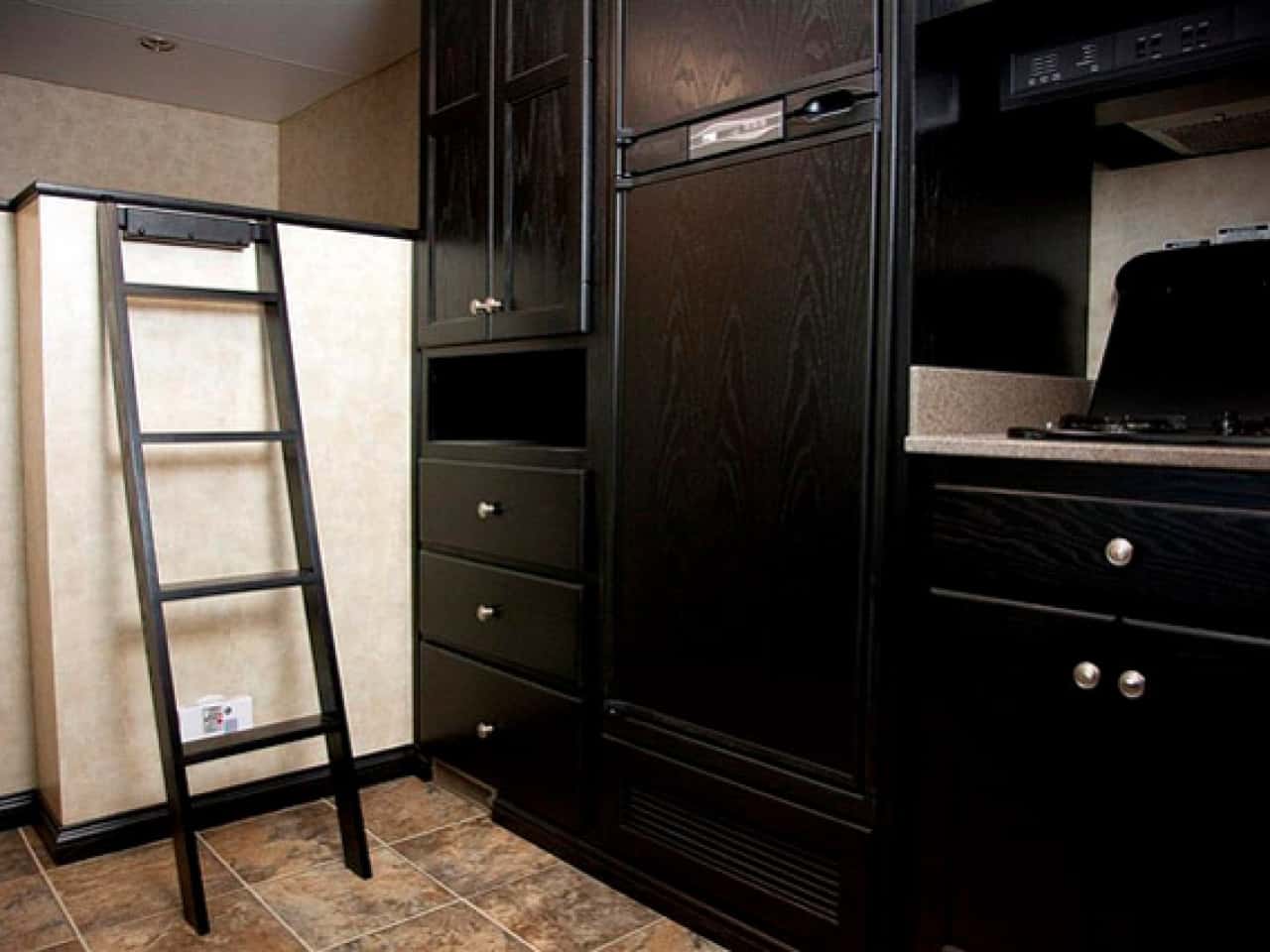 53ft Race Car Semi Trailer with Living Quarters | MO Great Dane / Total ...