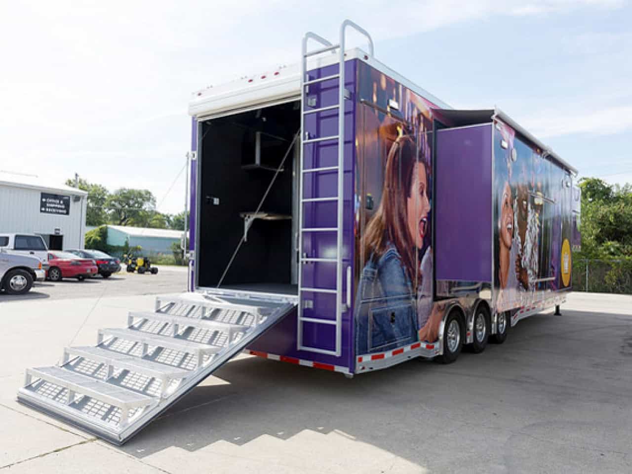 Mobile Exhibit & Marketing Trailer | MO Great Dane / Total Trailers ...