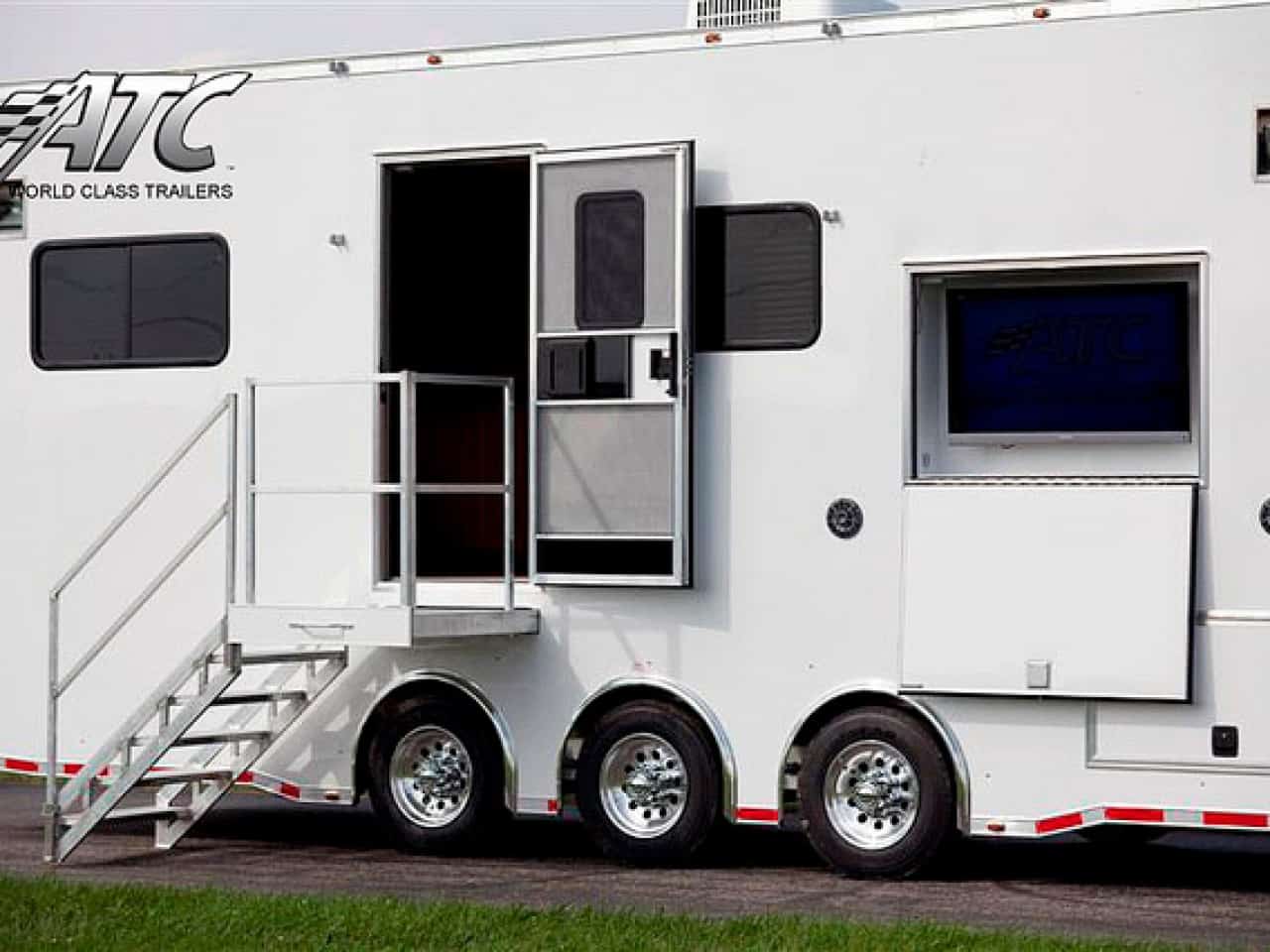 Mobile Medical Office Trailer | MO Great Dane / Total Trailers trailers