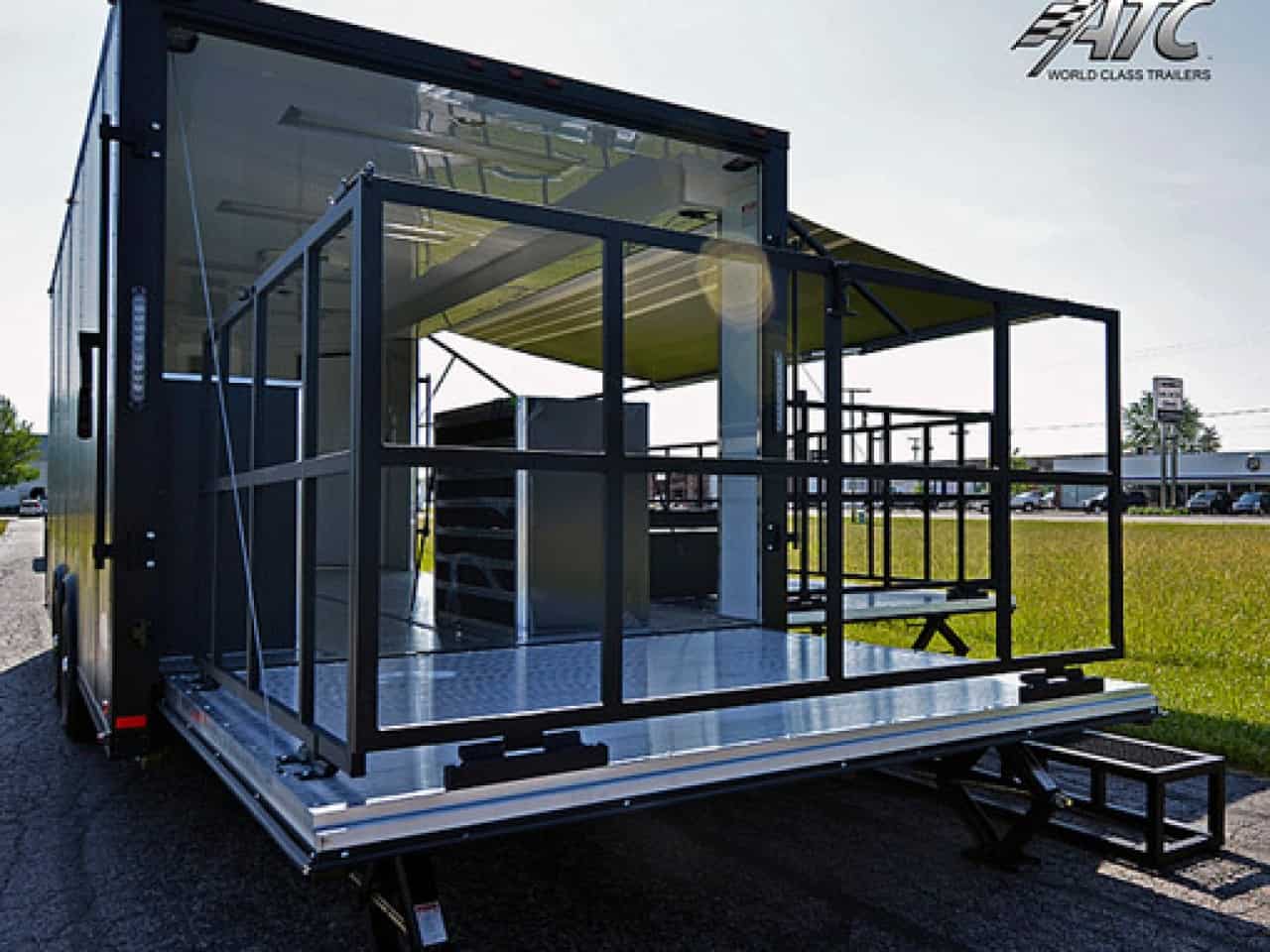 Mobile Stage Merchandise Trailer w/ Slat Walls | MO Great Dane / Total ...