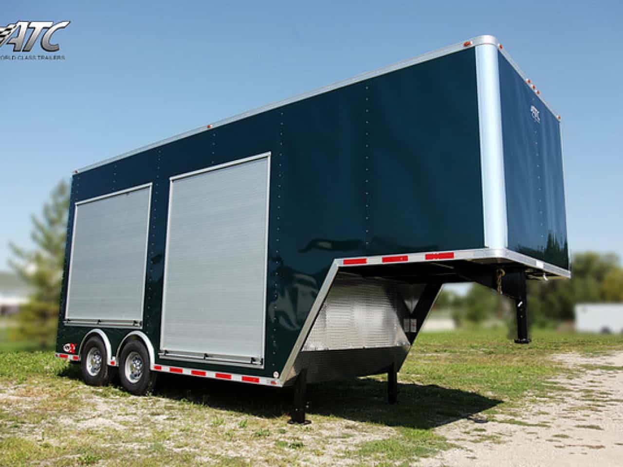Roll Up Door Gooseneck Trailers | MO Great Dane / Total Trailers trailers