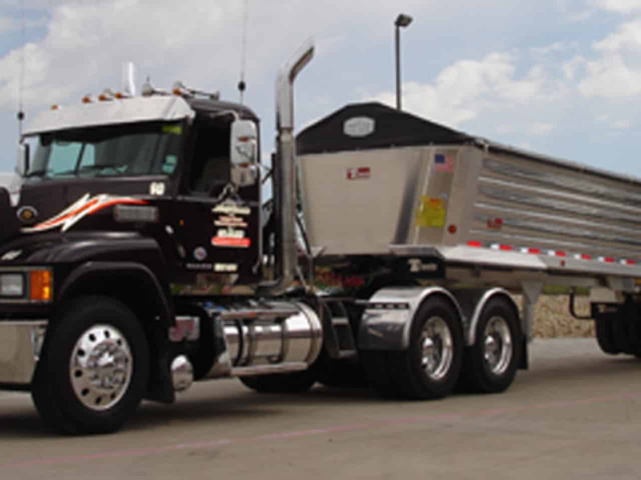 Wedge End Dump Trailer | MO Great Dane / Total Trailers trailers